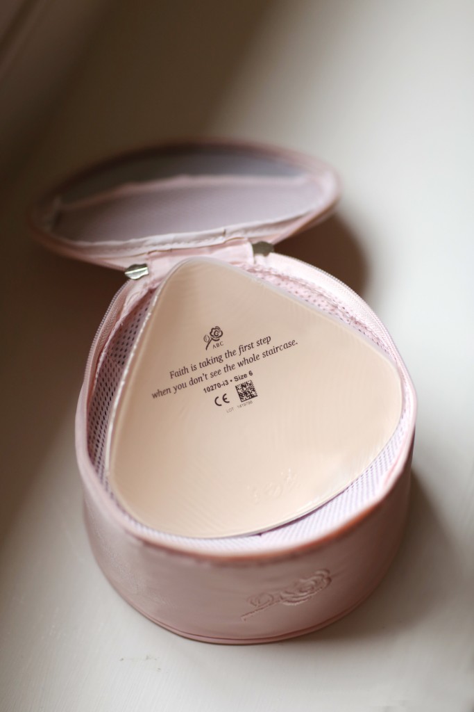 FLOWABLE BACK TRIANGLE | The Pink Lily